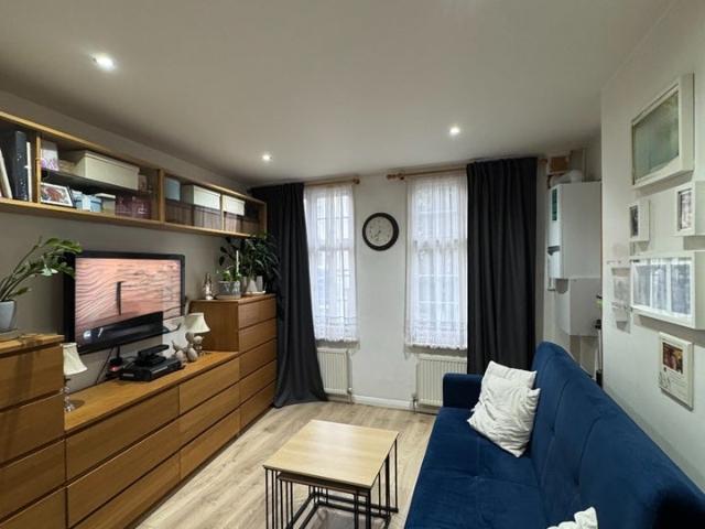 Apartment at Church Road, Greater London