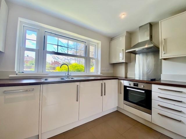Apartment at Church Street, Elmbridge
