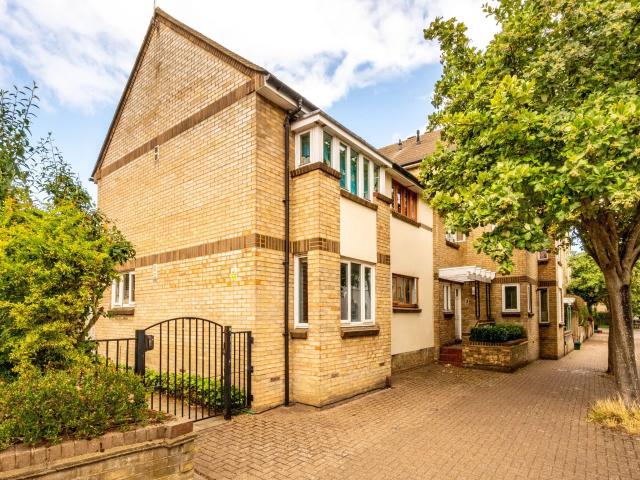 Apartment at Church Street, Greater London