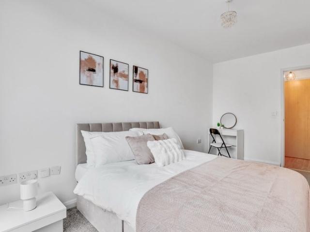 Apartment at Church Street, Greater London