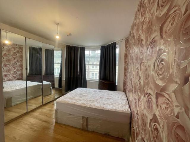 Apartment at Churchmead Road, Greater London