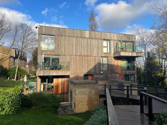 Apartment at Churchwood Gardens, Greater London