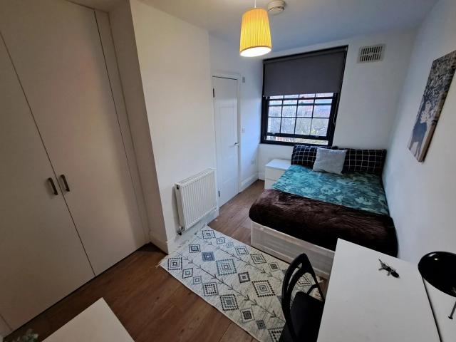 Room at Chadbourn Street, Greater London