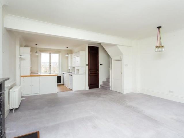 Apartment at Chalcot Crescent, Greater London