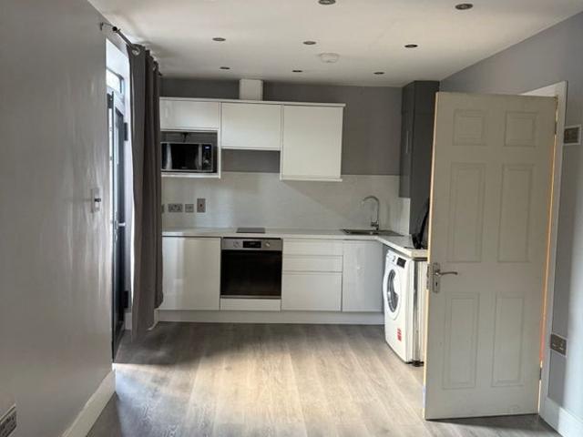 Apartment at Chalice Close, Greater London