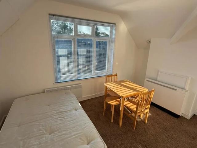 Apartment at Chalk Hill, Watford