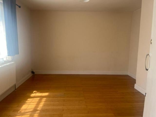 Apartment at Chalk Hill, Watford