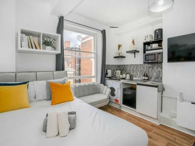 Apartment at Challoner Street, Greater London