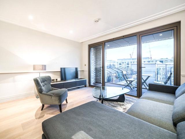 Apartment at Chancellor's Road, Greater London