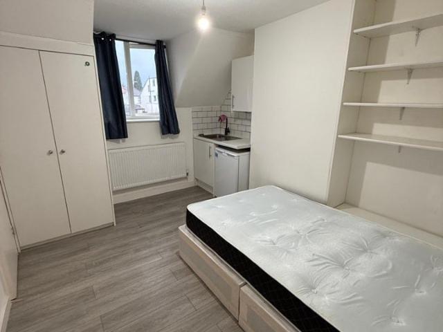 Apartment at Chandos Crescent, Greater London