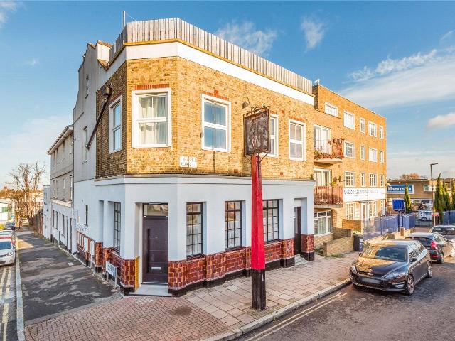 Apartment at Chapel Road, Greater London