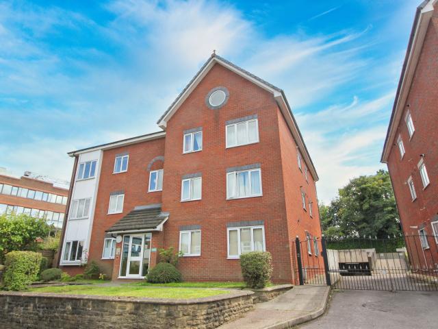 Apartment at Chapel Road, Reigate and Banstead