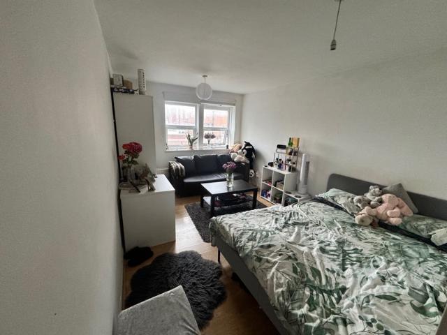 Apartment at Chapel Way, Greater London
