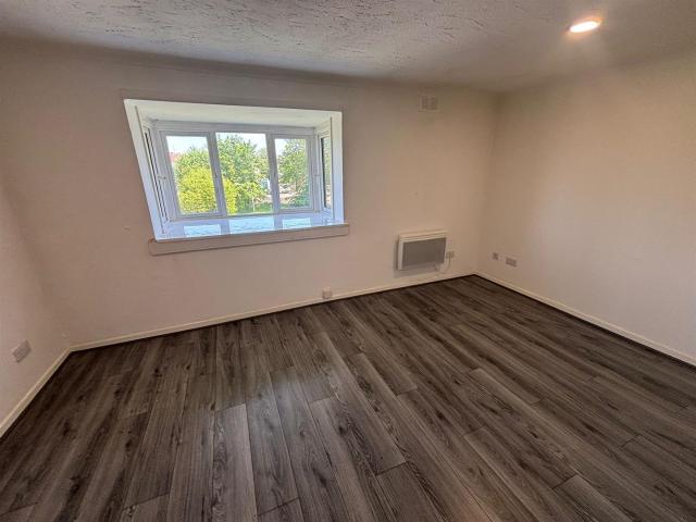 Apartment at Chapelcross Avenue, Airdrie