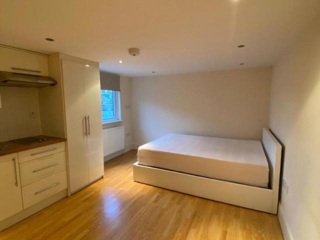 Apartment at Chapter Road, Greater London