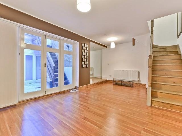 Apartment at Chapter Street, City of Westminster
