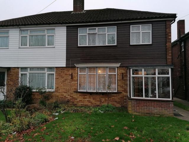 Apartment at Charcroft Gardens, Greater London