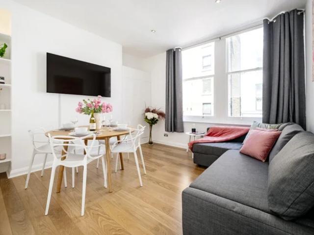 Apartment at Charing Cross Road, City of Westminster