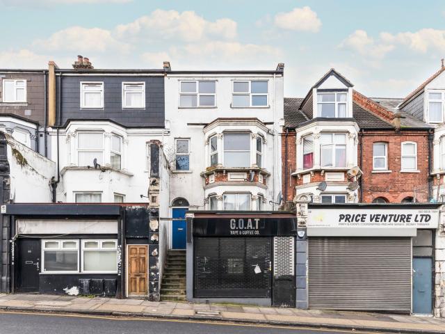 Apartment at Charlton Church Lane, Greater London