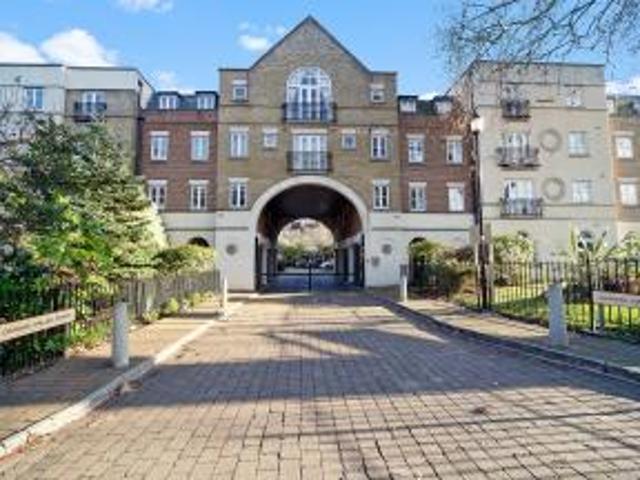 Apartment at Charles Haller Street, Greater London