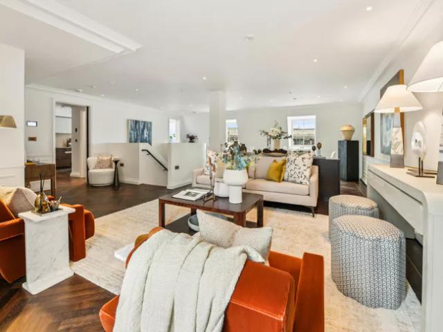 Apartment at Charles Street, City of Westminster