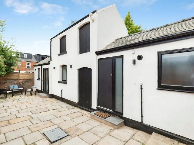 Apartment at Charles Street West, Lincoln
