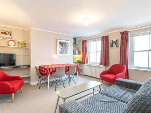Apartment at Charlotte Mews, Greater London