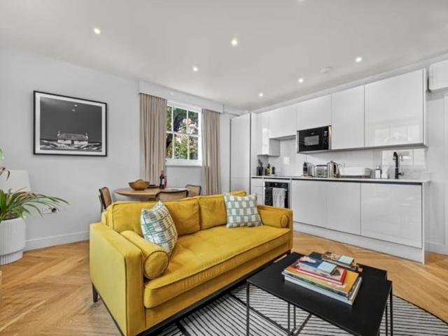 Apartment at Charlotte Street, London
