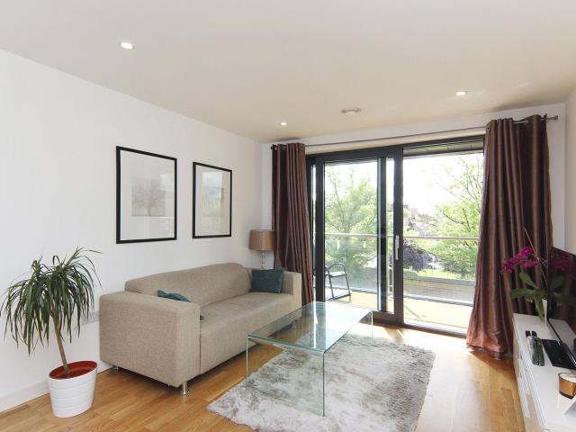 Apartment at Chartfield Avenue, Greater London