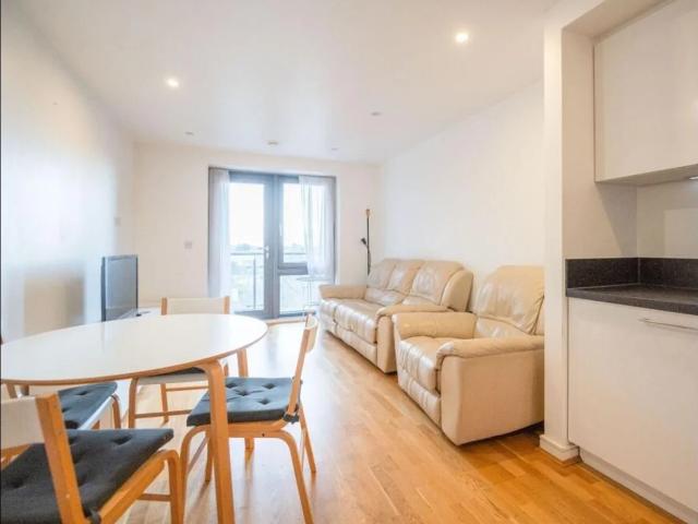 Apartment at Chartfield Avenue, Greater London