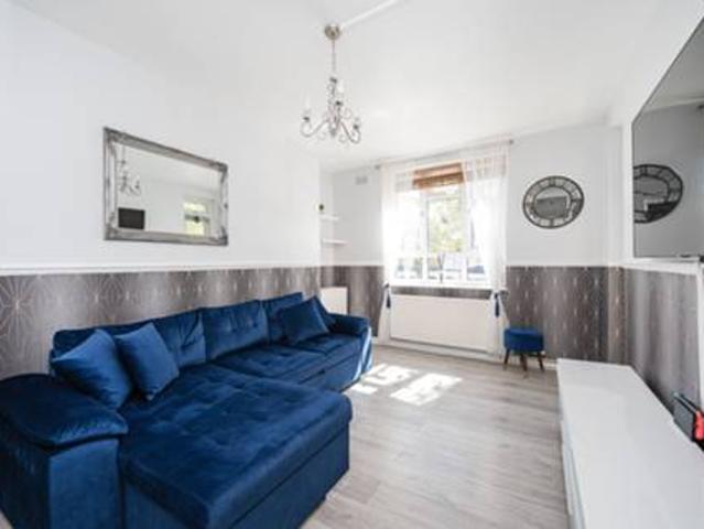Apartment at Chatsworth Estate, Greater London