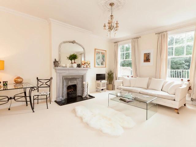 Apartment at Chatsworth Road, Greater London