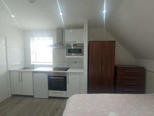 Apartment at Chatsworth Road, Greater London