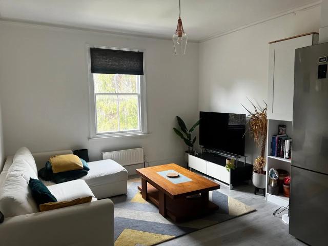 Apartment at Chatsworth Road, Greater London