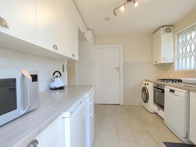 Apartment at Chatsworth Road, Greater London