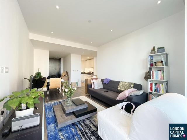 Apartment at Chaucer Gardens, Greater London