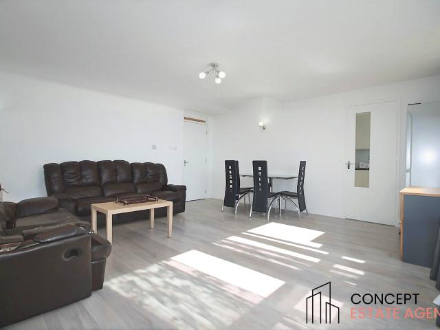 Apartment at Cheam Road, Greater London