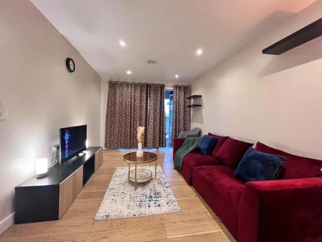Apartment at Cheering Lane, Greater London