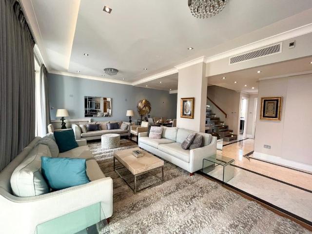 Apartment at Chelsea Harbour Drive, Greater London