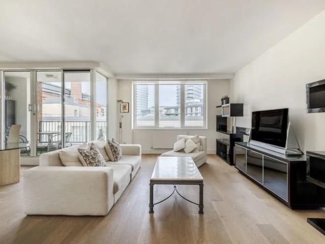 Apartment at Chelsea Harbour Drive, Greater London