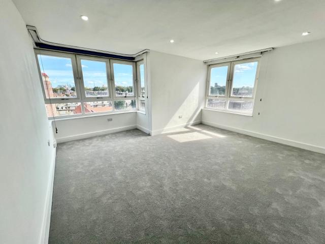 Apartment at Chelsea Manor Gardens, London