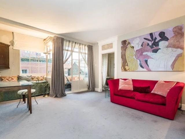 Apartment at Chelsea Manor Street, Greater London