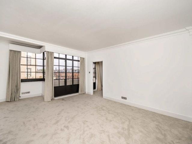 Apartment at Chelsea Manor Street, Greater London