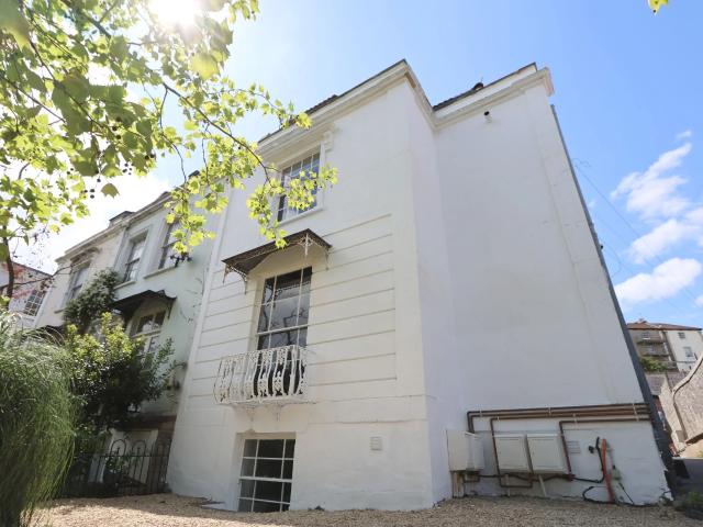 Apartment at Cheltenham Road, Bristol