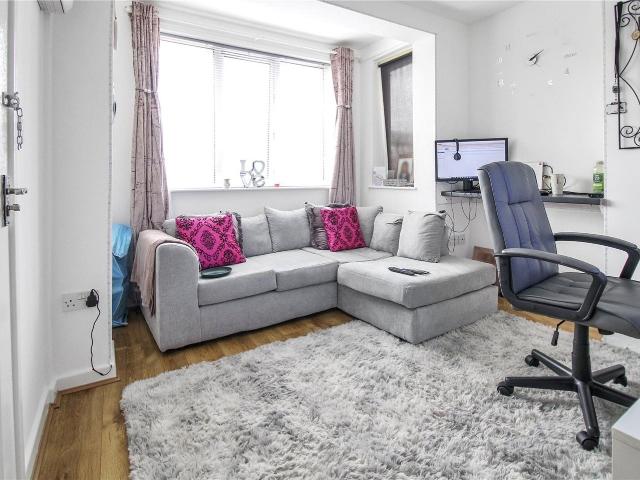 Apartment at Cheney Manor Road, Swindon