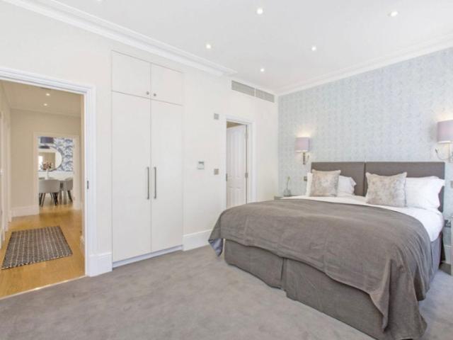 Apartment at Chesham Place, City of Westminster