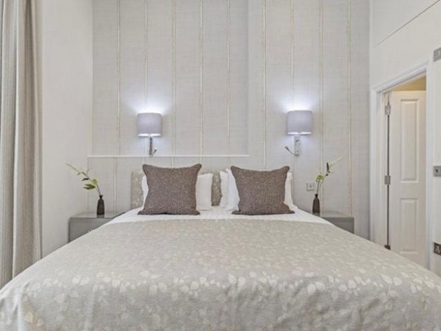 Apartment at Chesham Place, City of Westminster