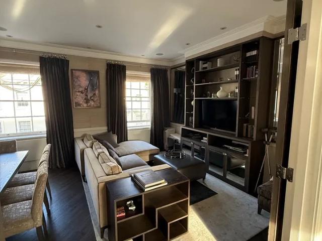 Apartment at Chesham Street, City of Westminster