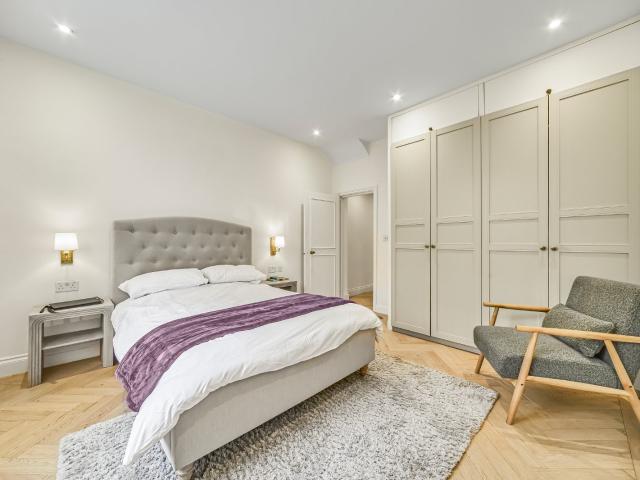 Apartment at Chesham Street, City of Westminster
