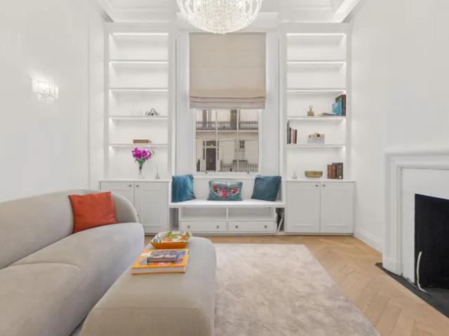 Apartment at Chesham Street, City of Westminster